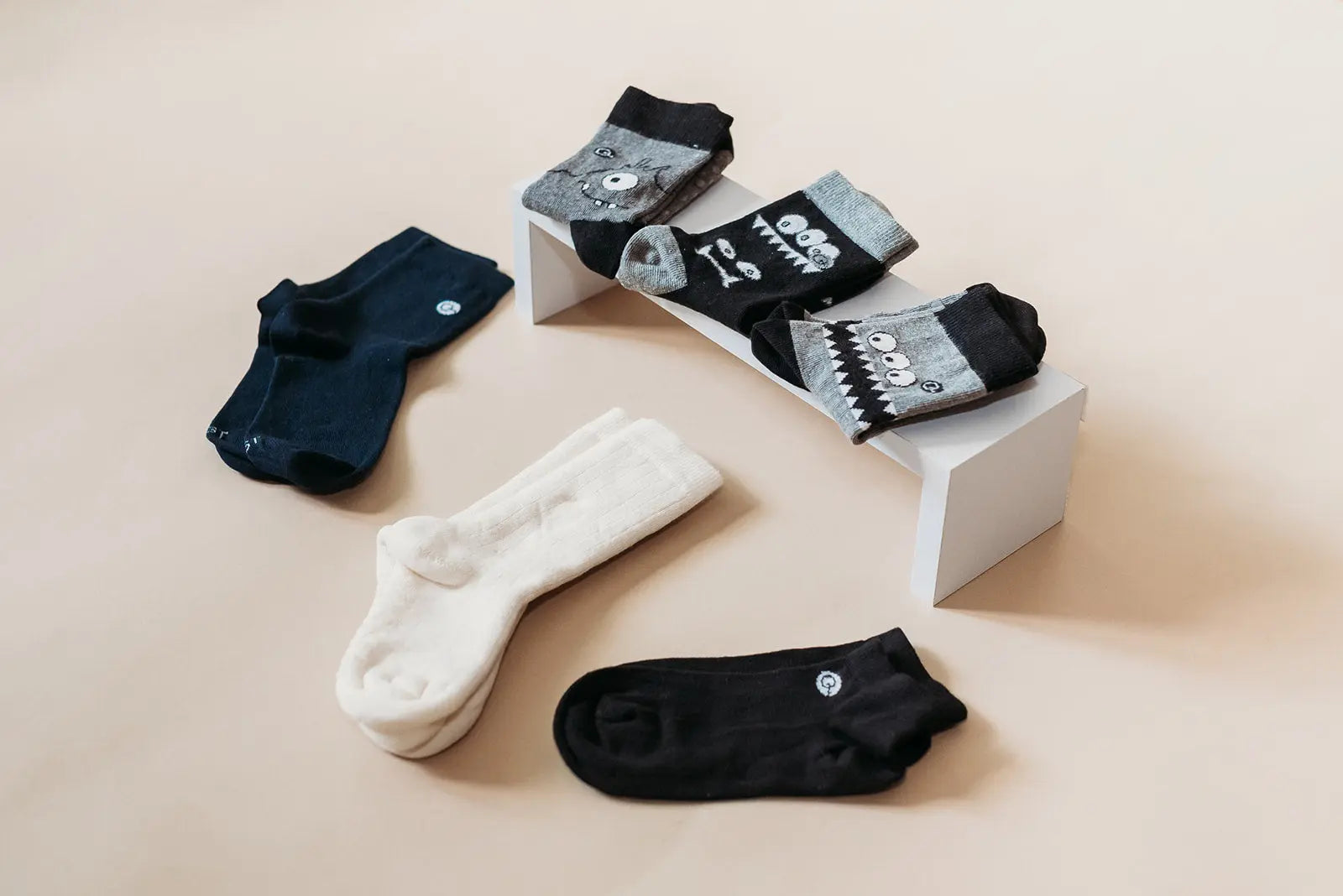 Best Sock Material for Athlete’s Foot: Expert Guide – Q for Quinn